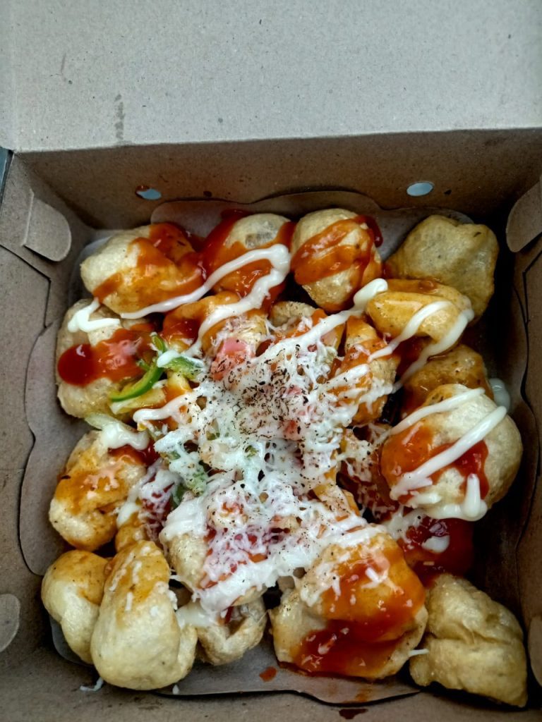 Harus Rela Antri! Inilah Jajanan Baso Aci Goreng Pizza Viral di ...