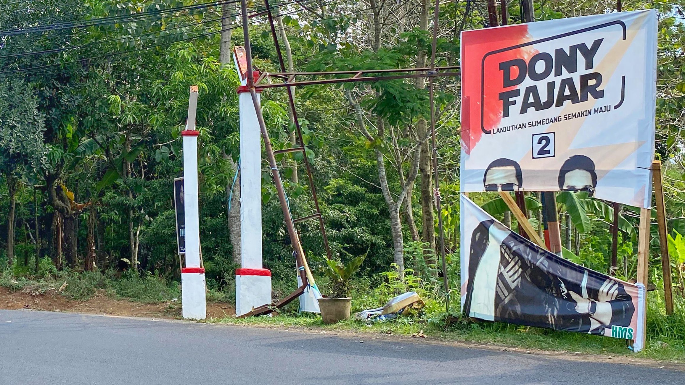 Baliho Dony-Fajar Banyak Dirusak, Ketua Timses : Senyumin Saja | Tahu ...